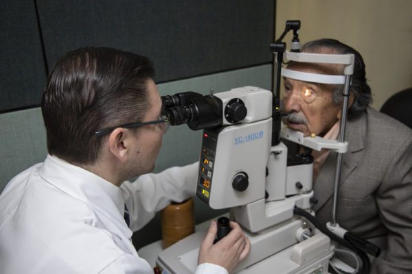 Yag Laser para capsulotomía posterior - Clinica Sancho